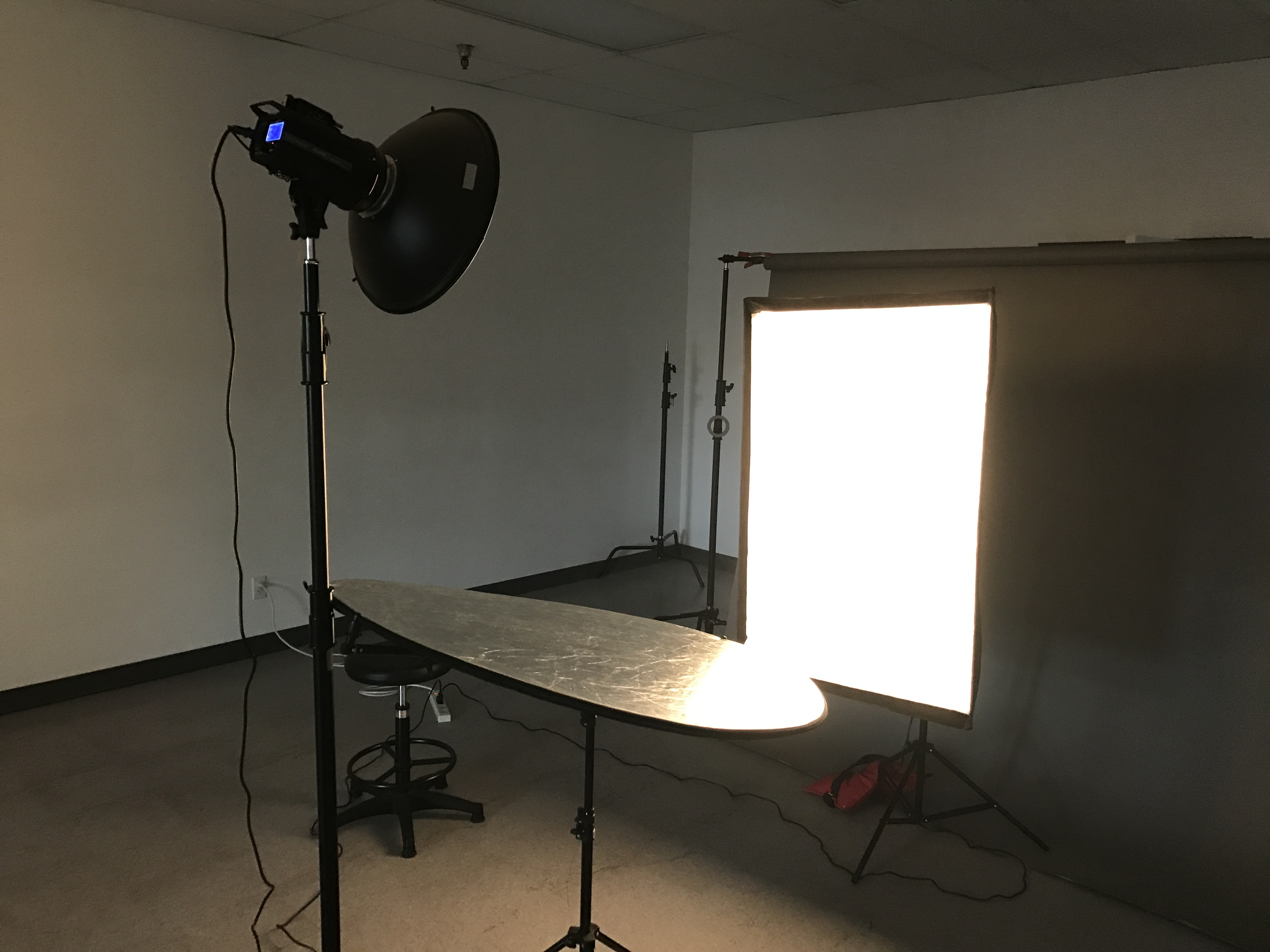 Beauty Headshots: Two Lights & No Background – Action Camera Blog